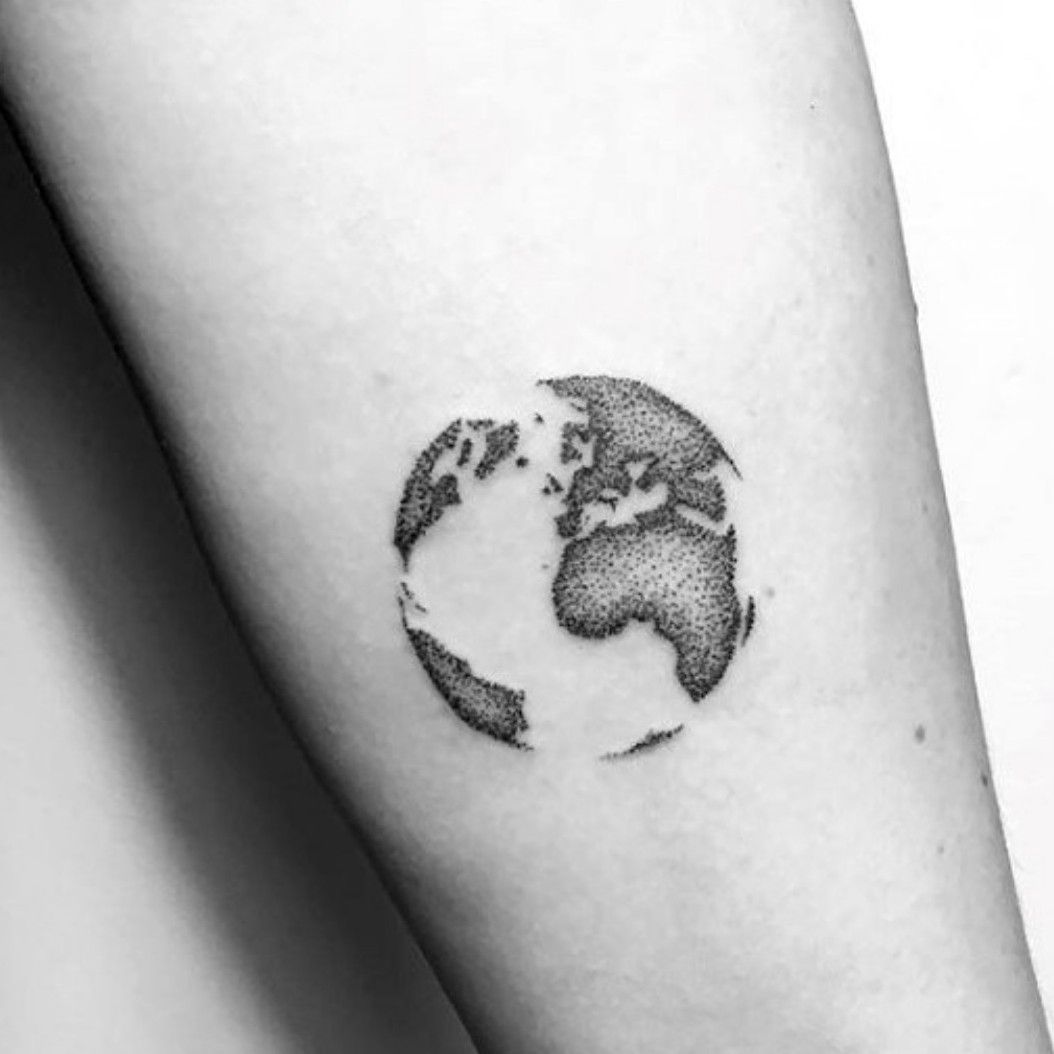 60+ Meaningful Earth Tattoos Designs For Environmentalist (2022) Small ...