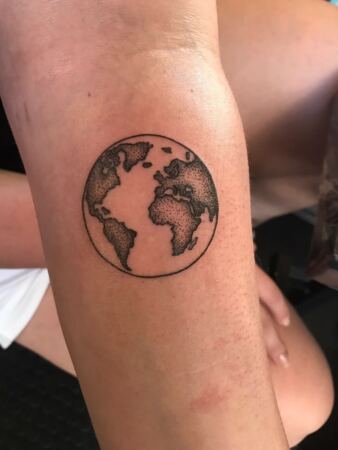 60+ Meaningful Earth Tattoos Designs For Environmentalist (2022) Small ...