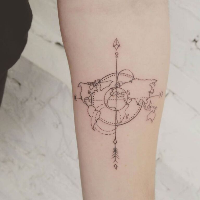 60+ Meaningful Earth Tattoos Designs For Environmentalist (2023) Small ...
