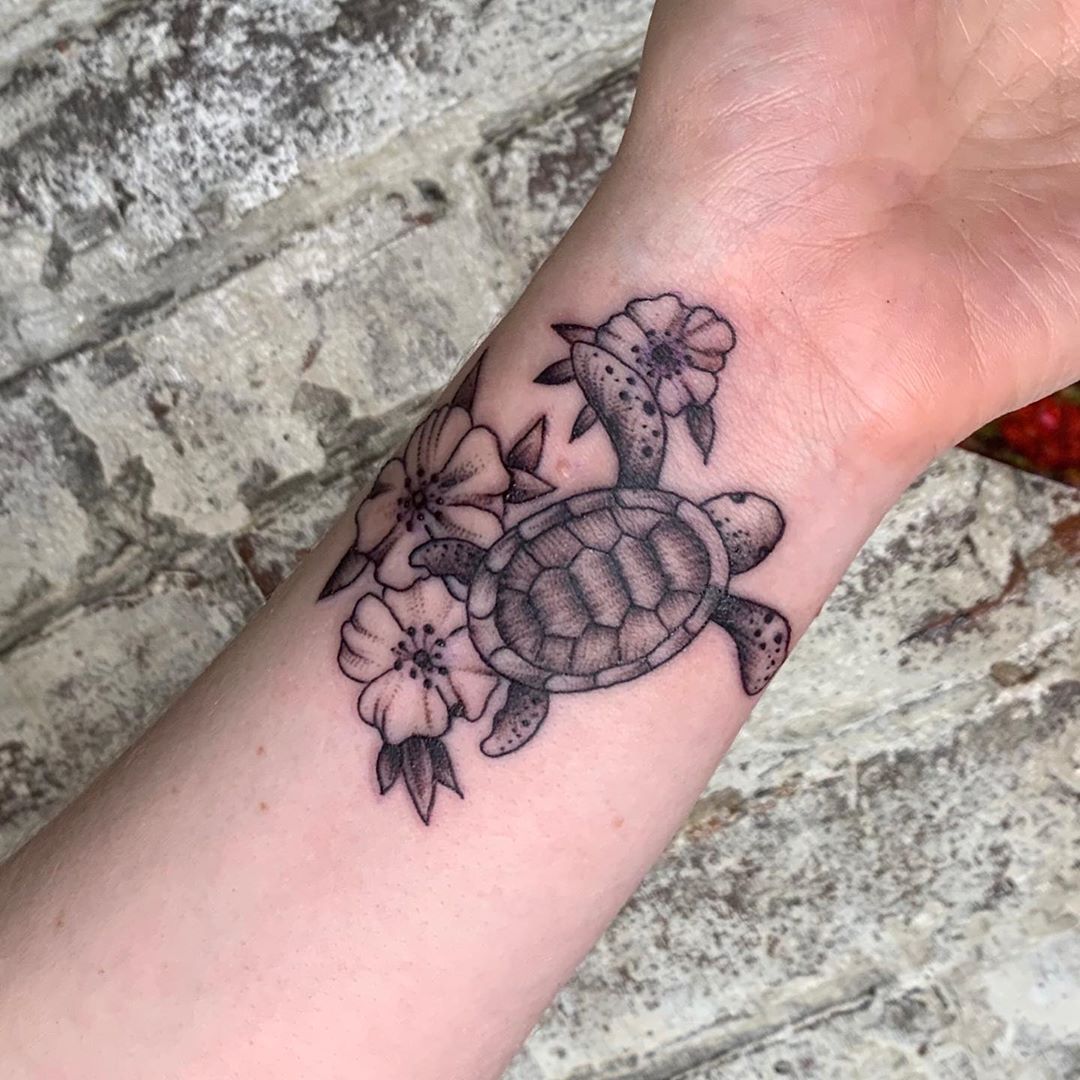 150+ Cute Sea Turtle Tattoos Designs with Meanings (2022) - TattoosBoyGirl