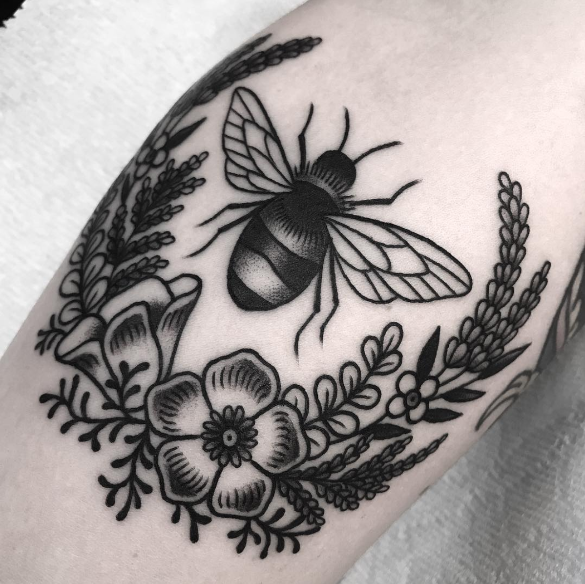 150+ Beautiful Bee Tattoos Designs With Meanings (2022) - TattoosBoyGirl