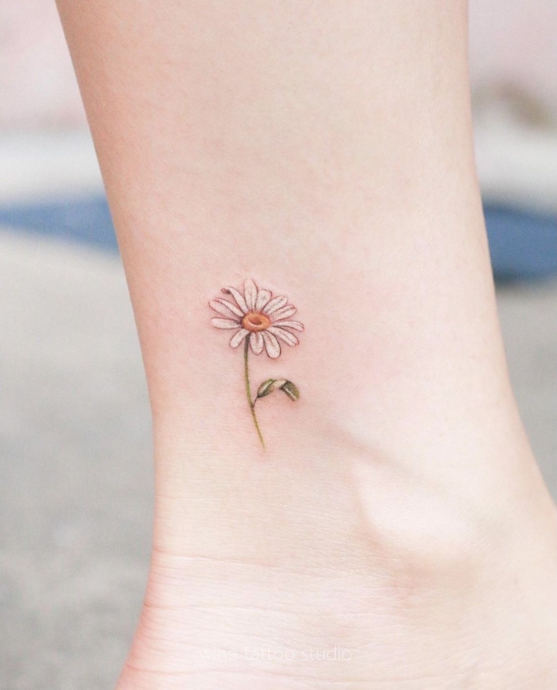 140+ Beautiful Daisy Tattoo Designs with Meanings (2022) - TattoosBoyGirl