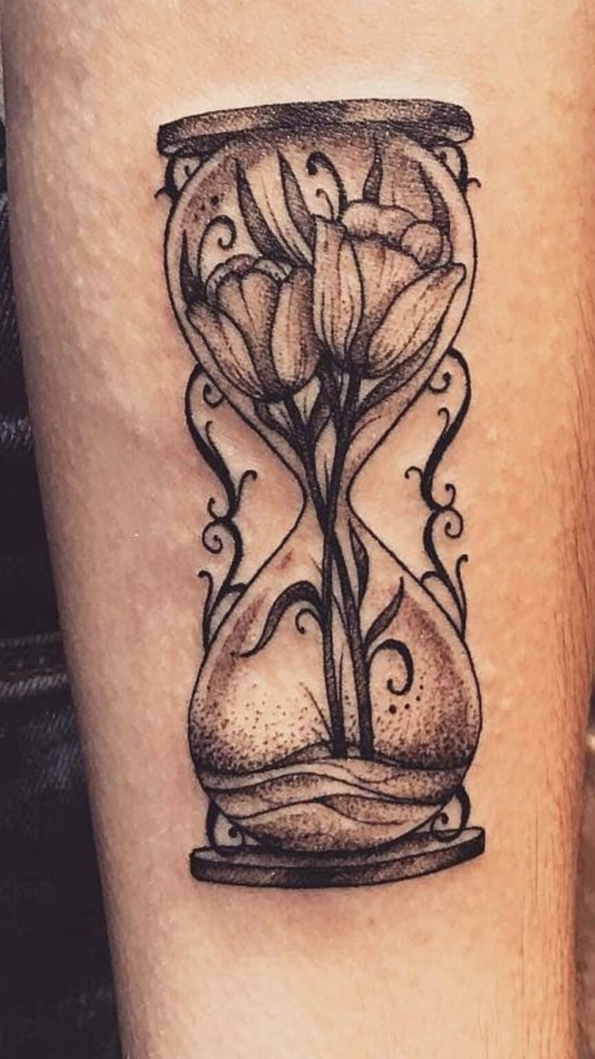 160+ Beautiful Hourglass Tattoos Designs With Meaning (2022 ...