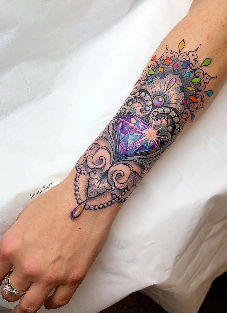 150+ Dreamy Diamond Tattoos Designs For Women With Meaning (2022 ...