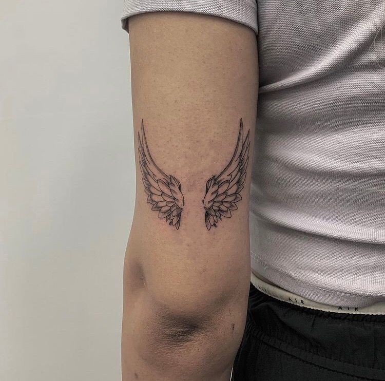 185+ Best Tricep Tattoo Designs (2024) - TattoosBoyGirl